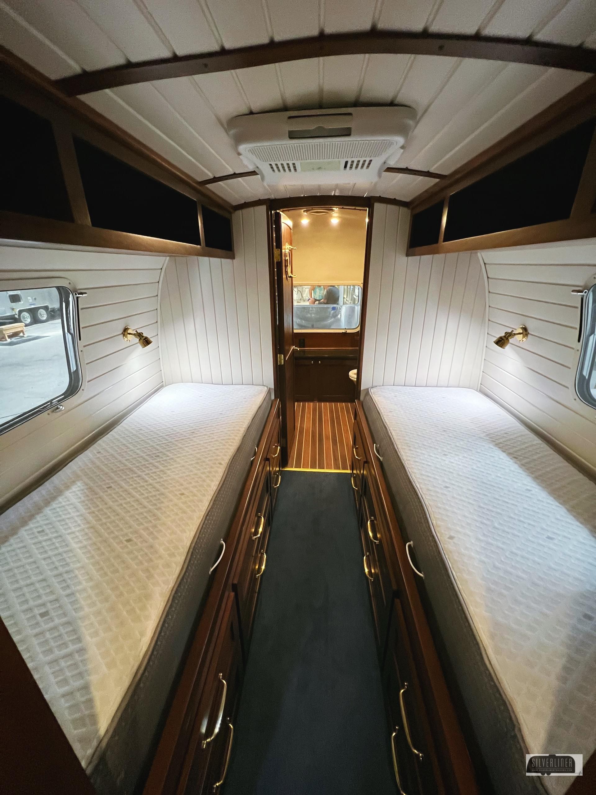 Silverliner - Custom AIRSTREAM Travel Trailers