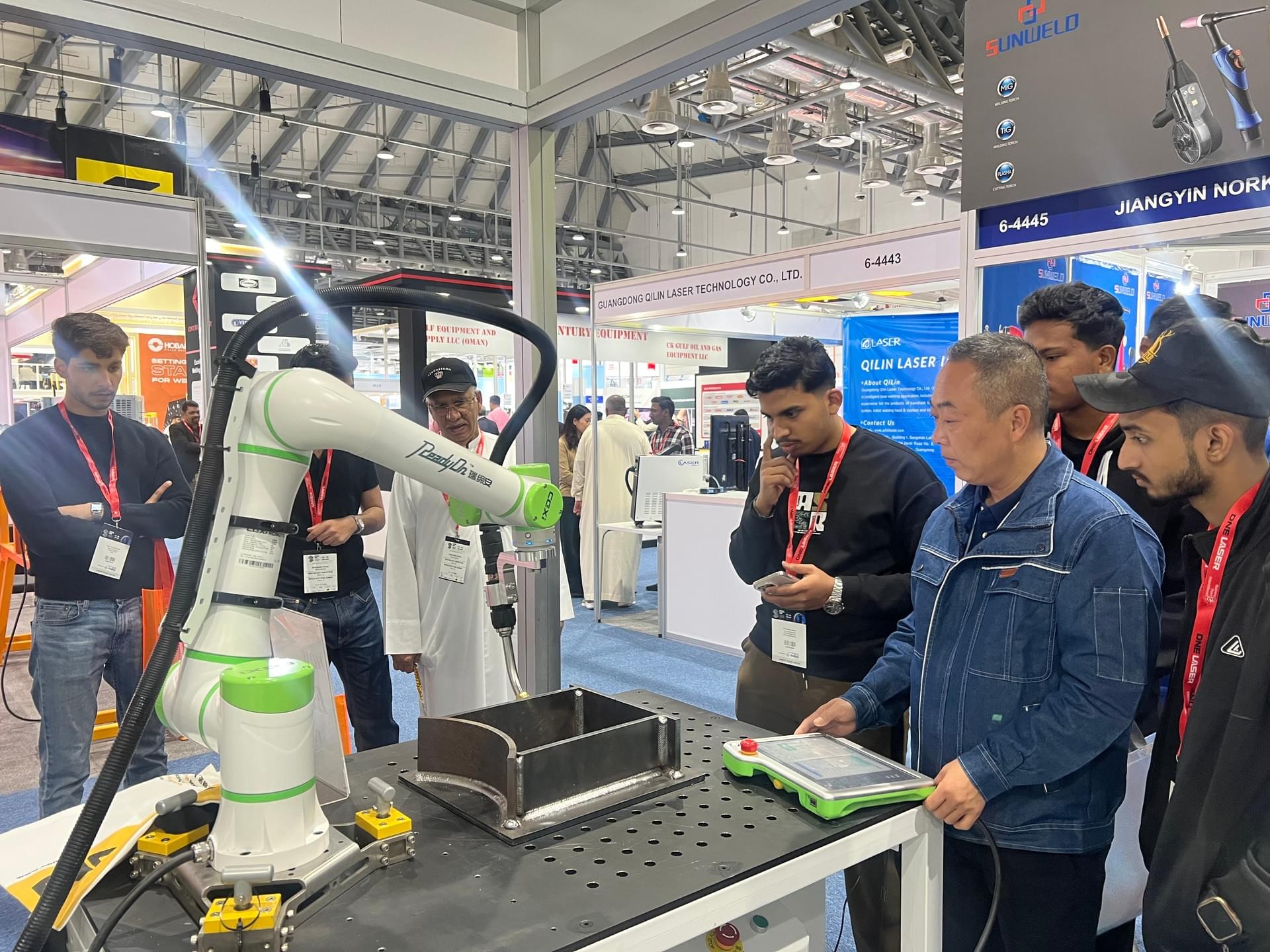ReadyOn Collaborative robot Welding, Cobot MAG/MIG welding, Cobot Laser ...