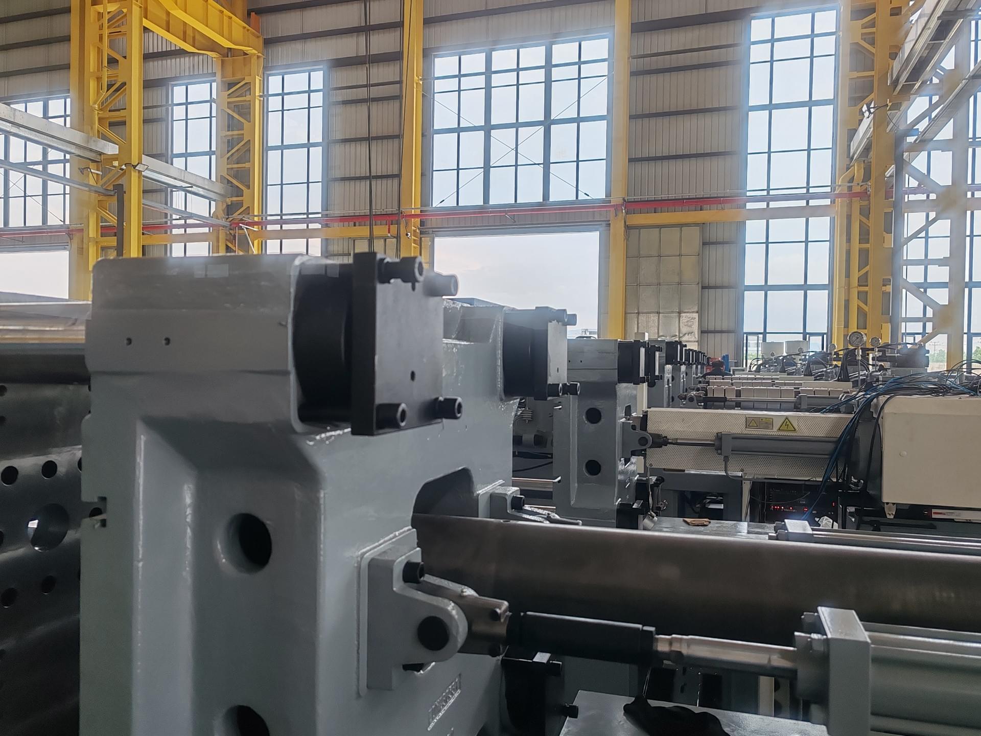 Factory Show - Ecotrust Injection Molding Machine