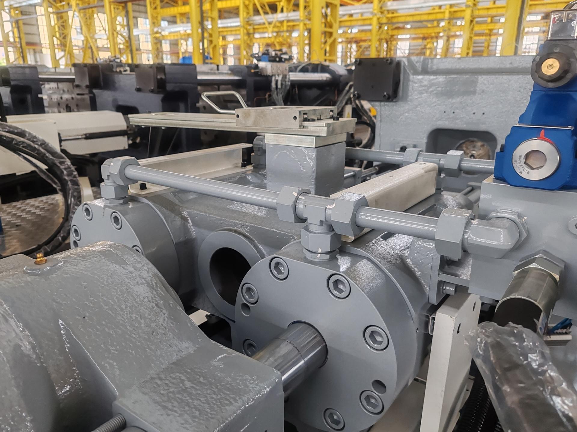 Factory Show - Ecotrust Injection Molding Machine