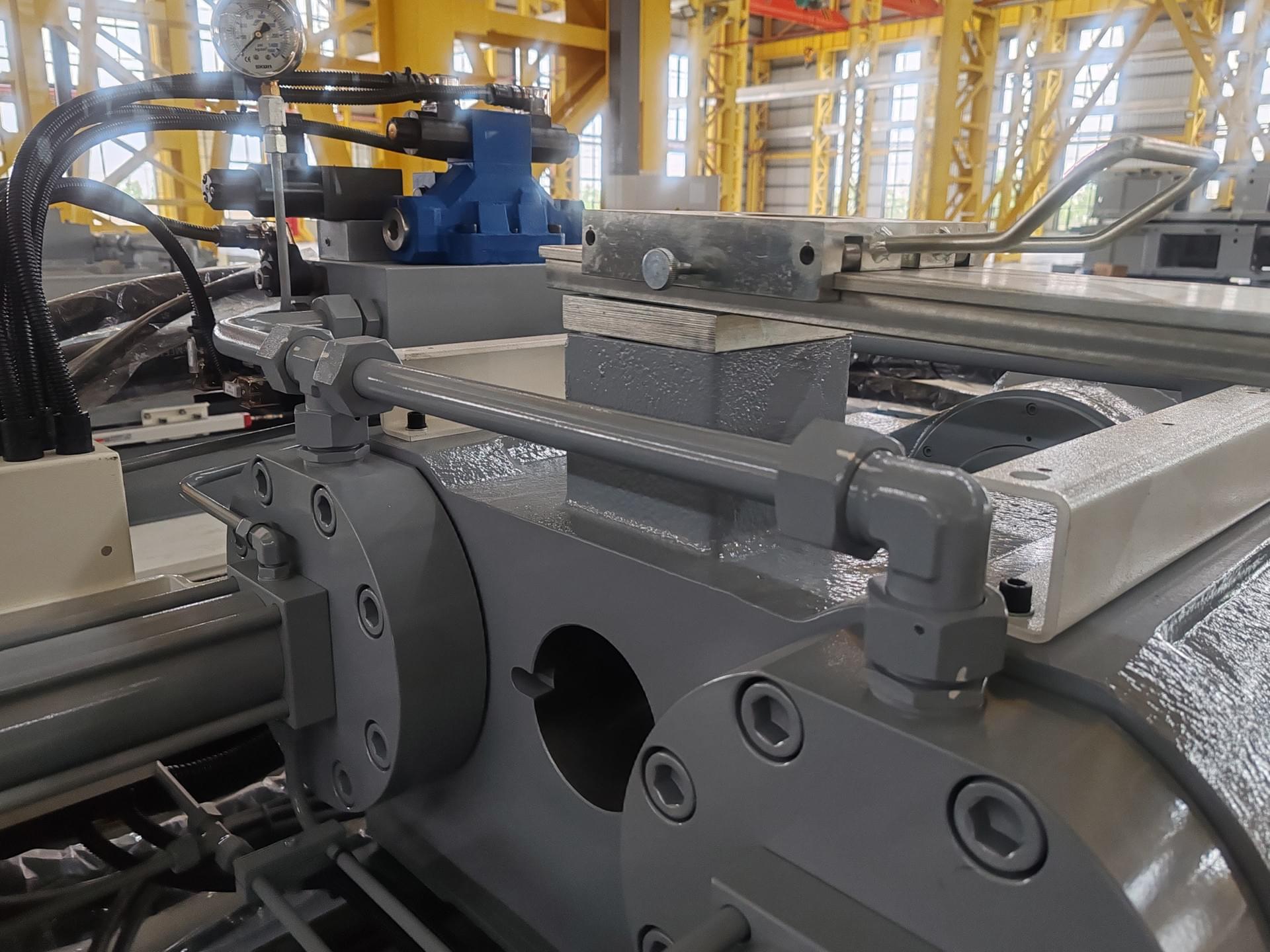 Factory Show - Ecotrust Injection Molding Machine