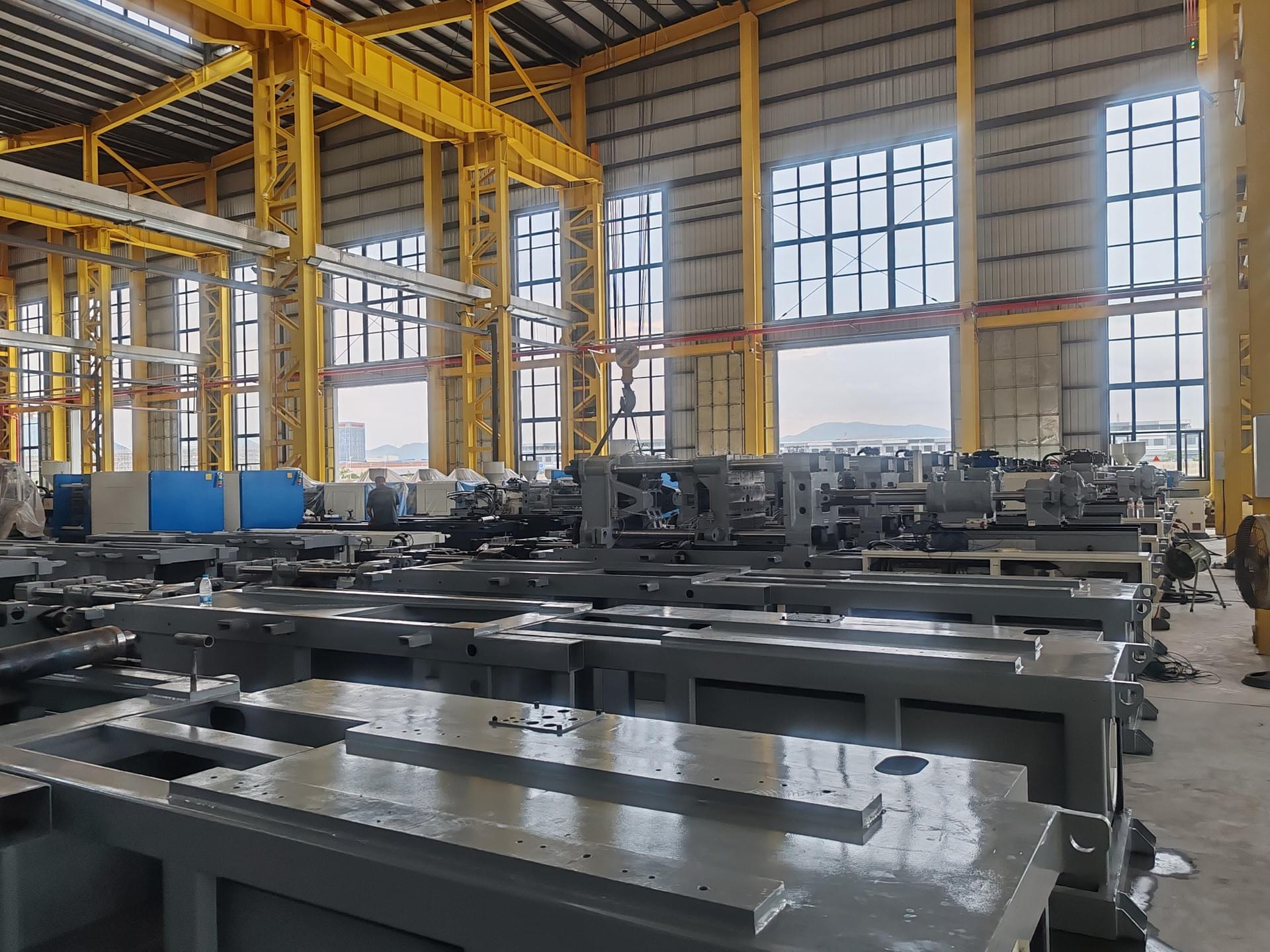 Factory Show - Ecotrust Injection Molding Machine