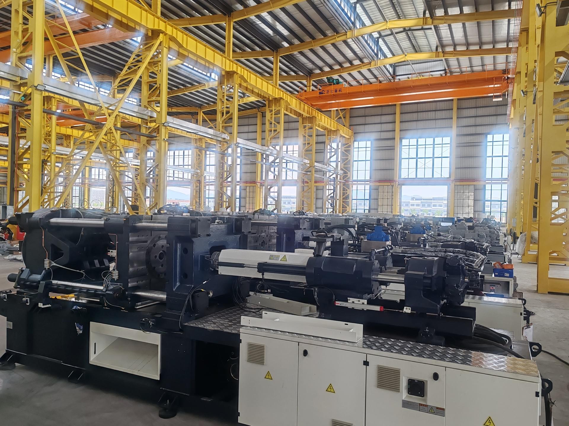 Factory Show - Ecotrust Injection Molding Machine