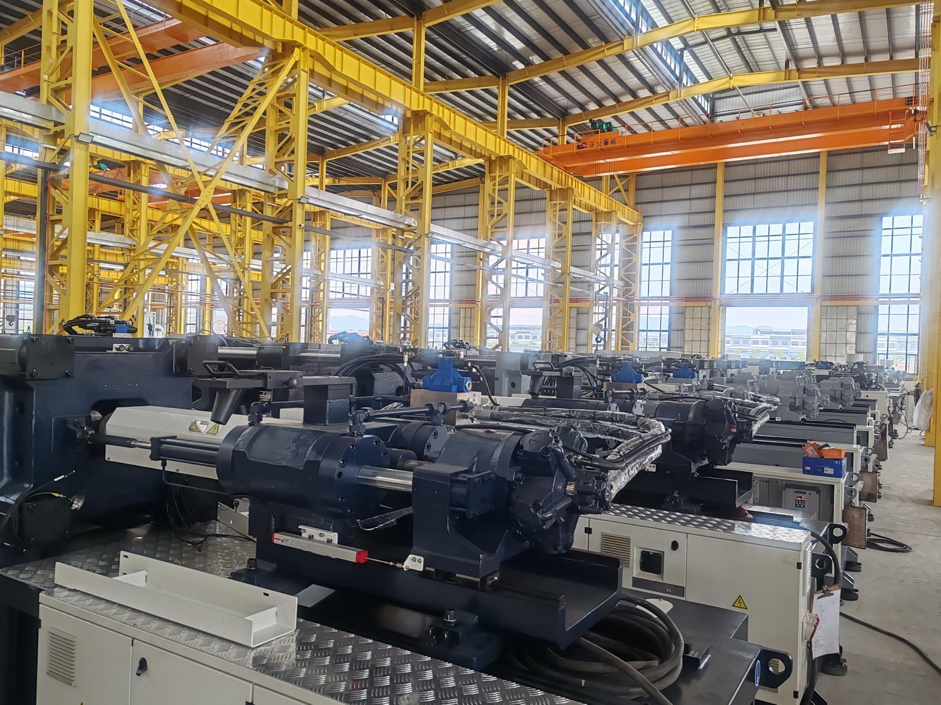 Factory Show - Ecotrust Injection Molding Machine