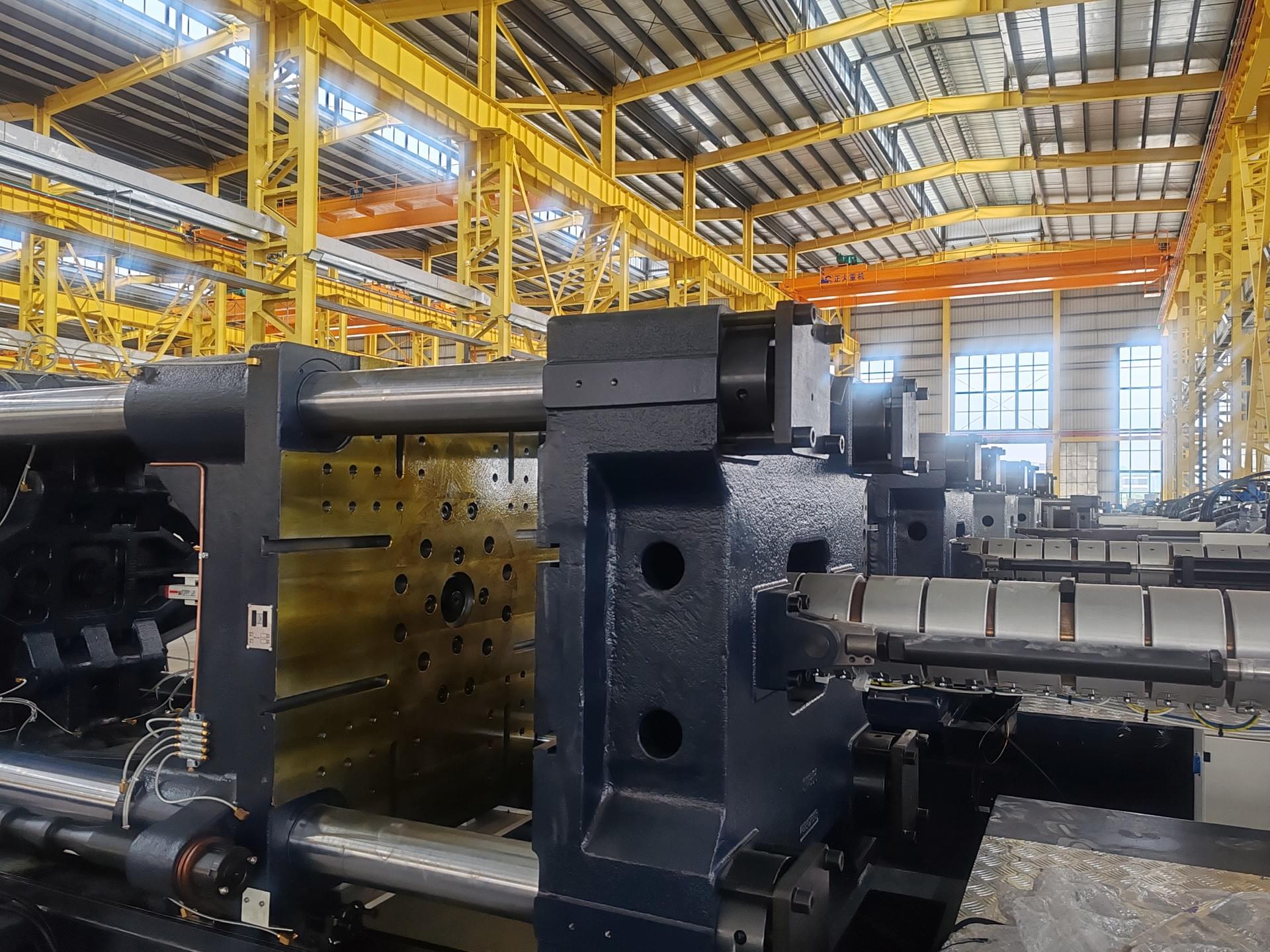 Factory Show - Ecotrust Injection Molding Machine