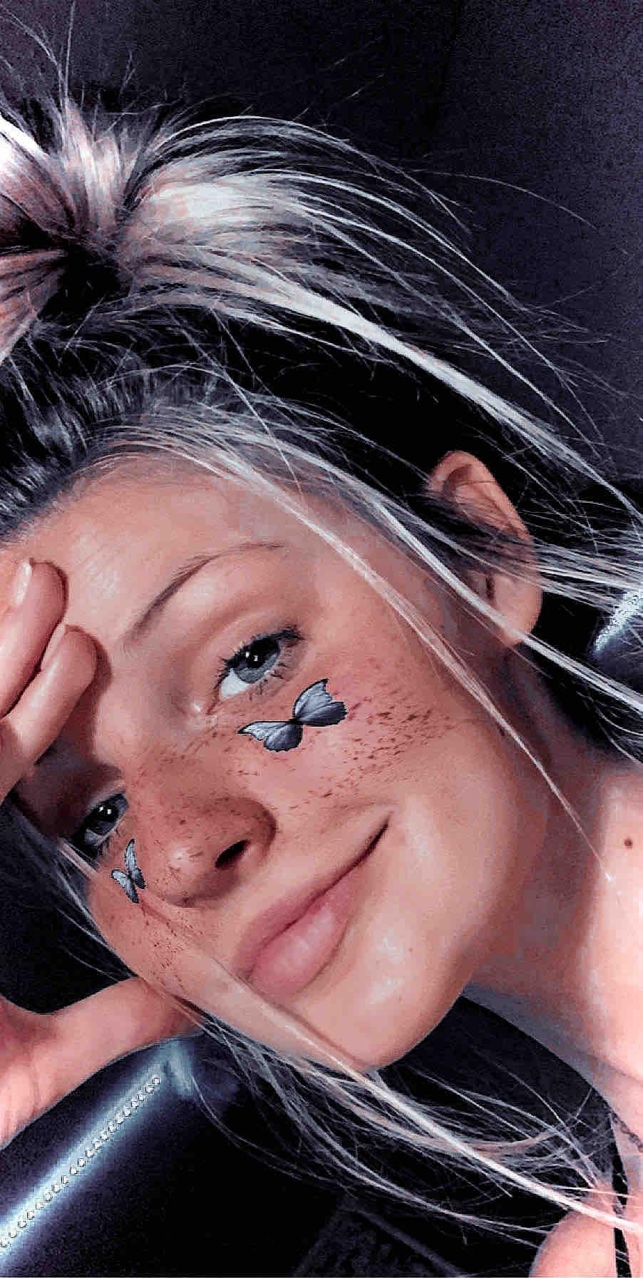 Alison Mitcham on Strikingly