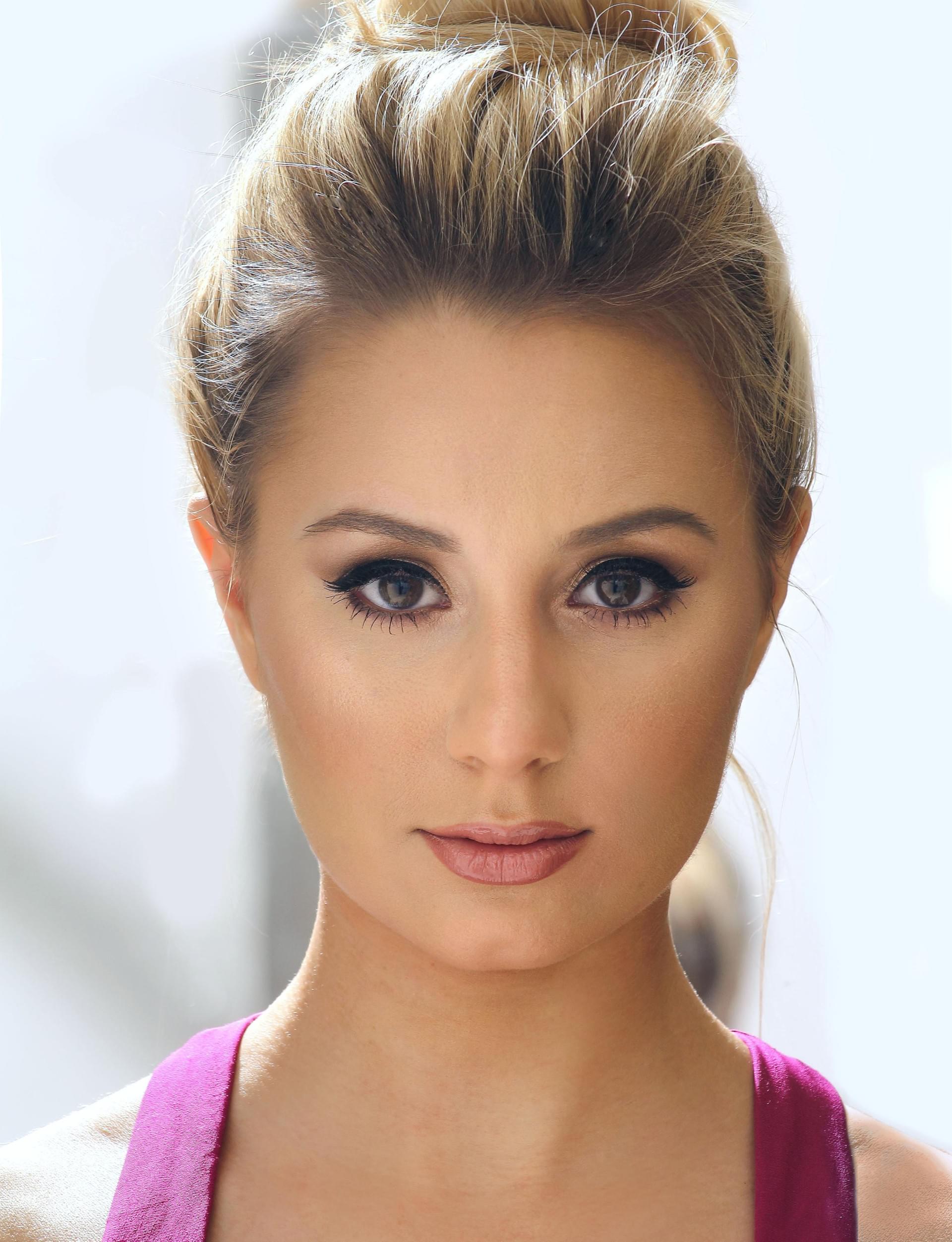 Julie Ann Dawson | Actress | Commercial Model | TV Host