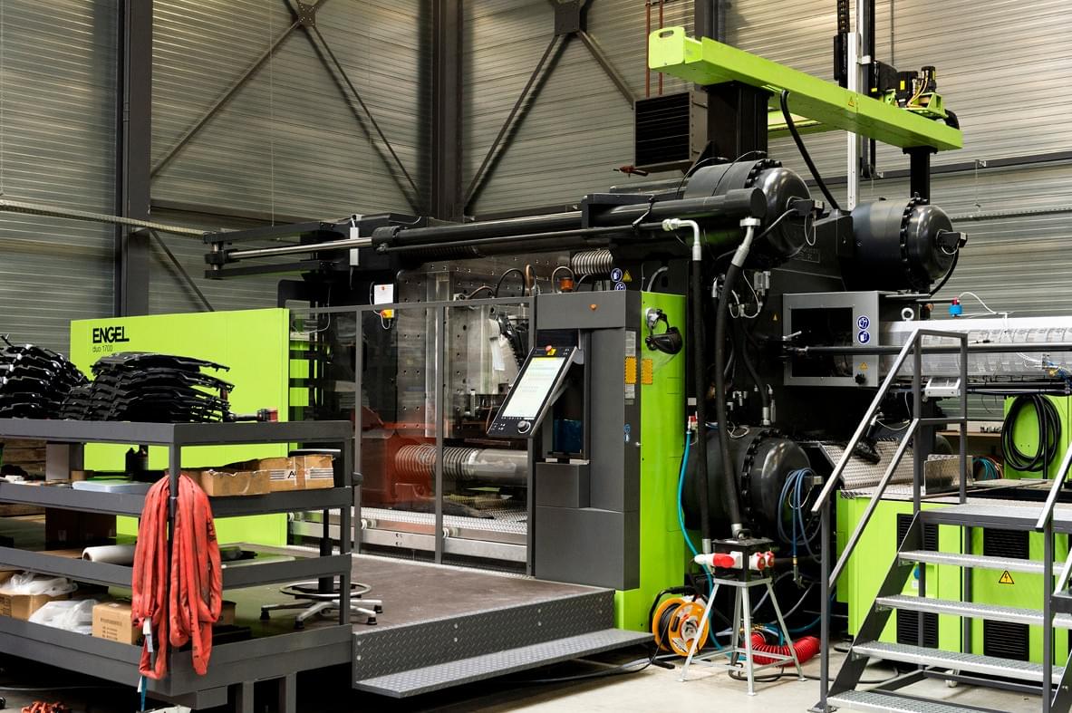 Mould making of aluminium, Deep hole drilling, MuCell® injection ...