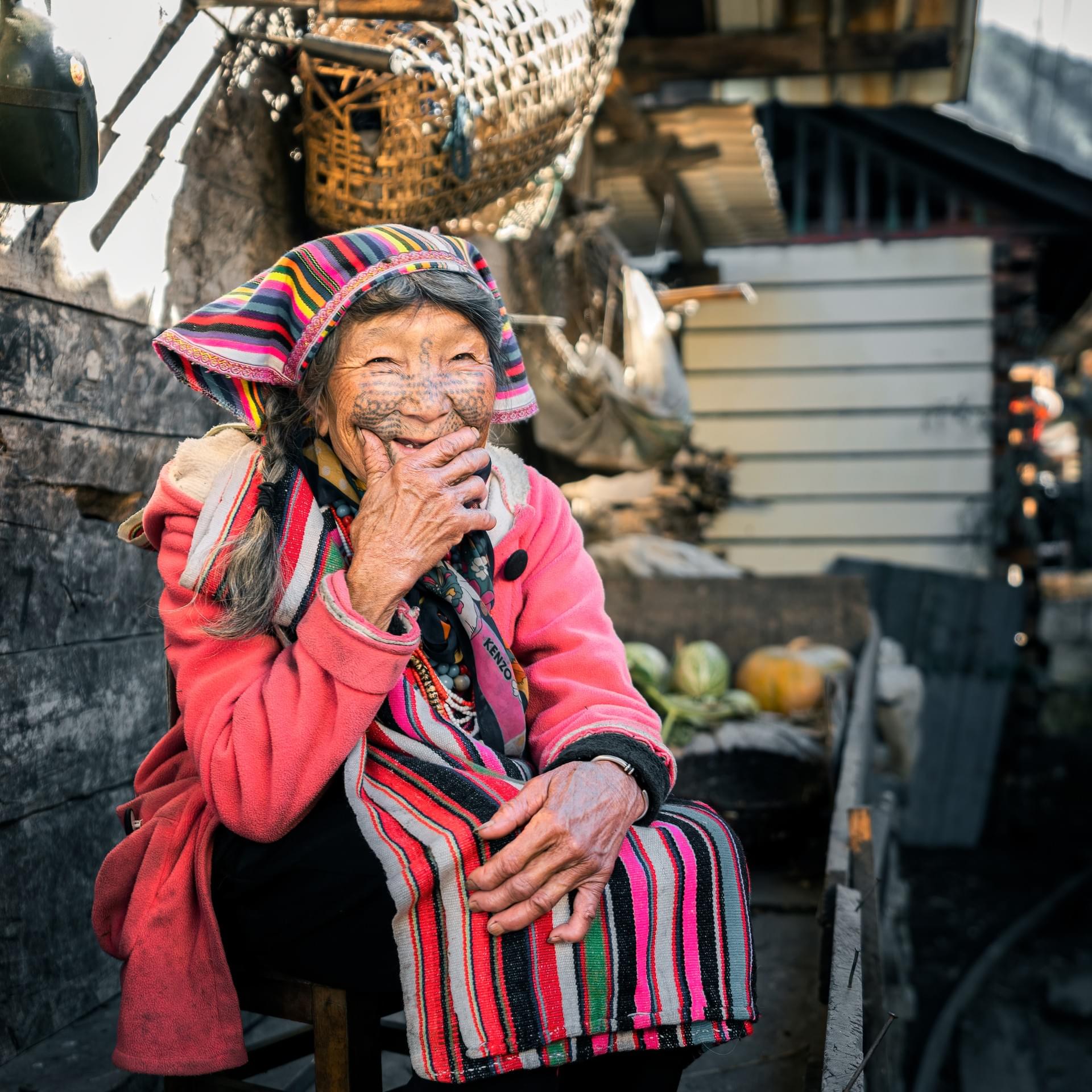 Face Tattoo Of Dulong Women - Maple's World